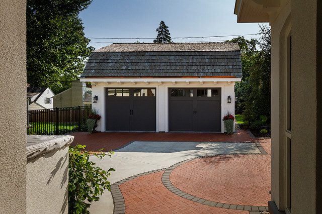 Colonial Garage Tour A Gorgeous Colonial Style Lakeside Home On