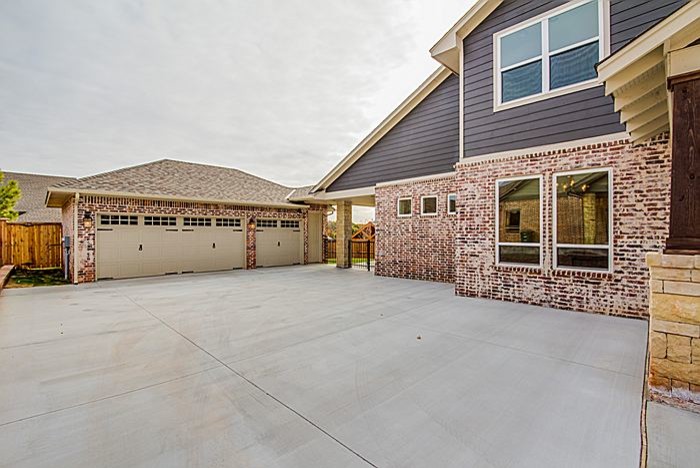 McCaleb Homes Lewis floorplan - Craftsman - Garage - Oklahoma City - by ...