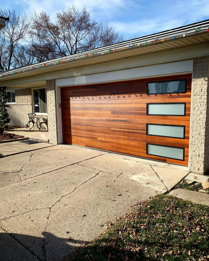 Planks - Cedar - Right Stacked Frosted Glass - Contemporary - Garage ...