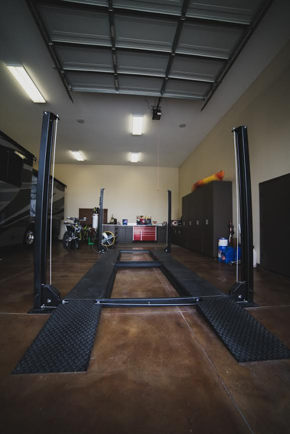 Spacious Garage and Workstatino - Traditional - Garage - Seattle - by ...