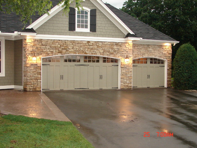 St. Croix Valley Limestone - Buff veneer drystack stone garage - Garage ...