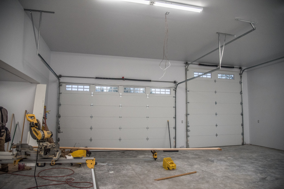 The Car-Lovers' Dream Home: Workshop + Upstairs Apartment Living at its ...