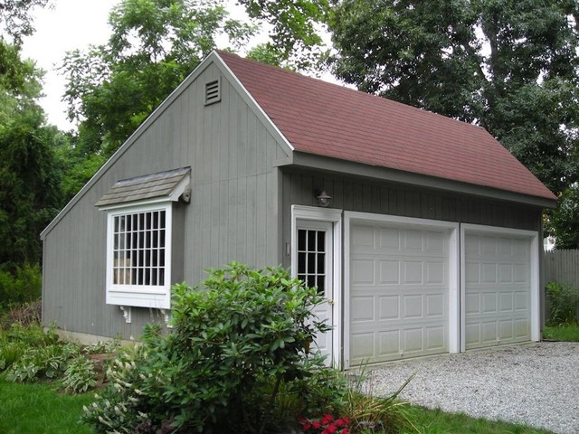 Attached Saltbox Garage