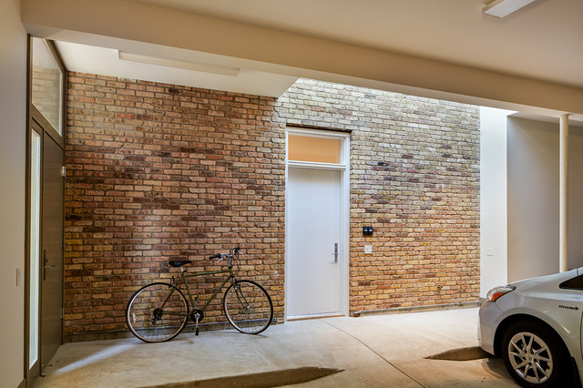 Three Car Garage with Skylight - Moderne - Garage - Chicago - par Mark ...