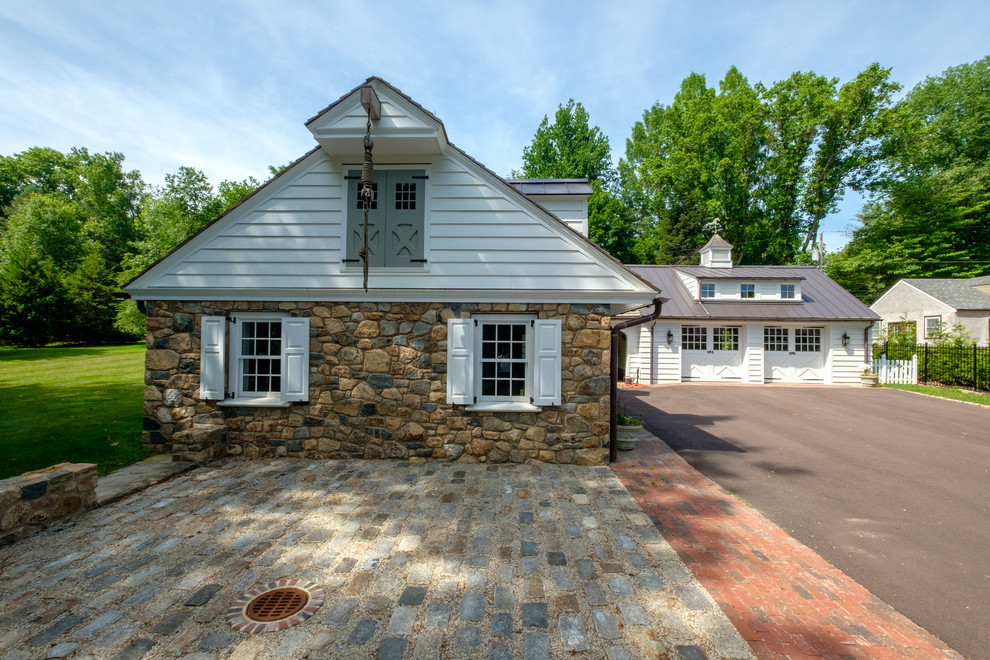 Traditional Colonial Estate Exterior, 4 Car Garage and Workshop ...