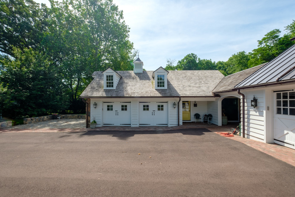 Traditional Colonial Estate Exterior, 4 Car Garage and Workshop ...