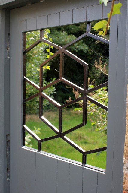 Victorian Terrace Garden: Winslow, Bucks. - Victorian - Garden Shed and ...