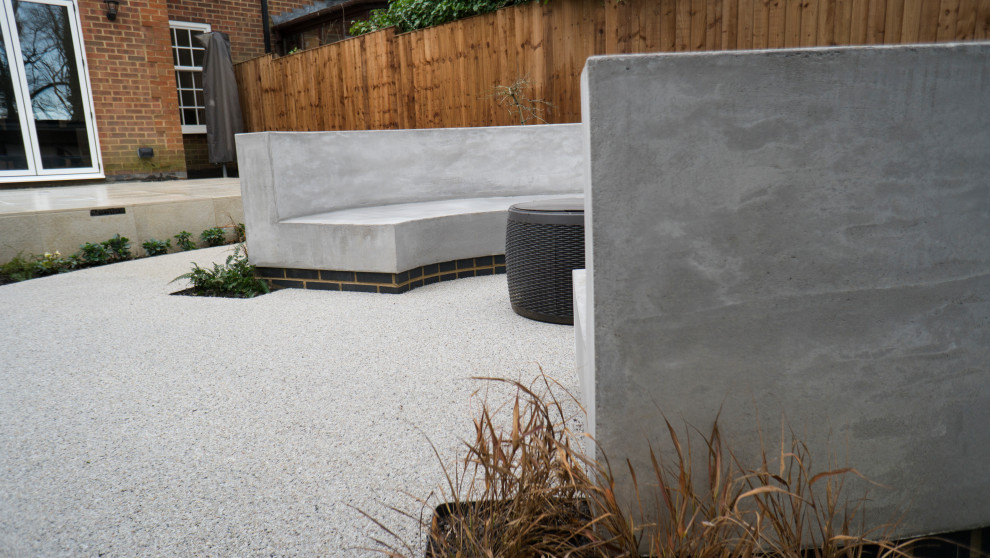 A curved garden design and landscaping - Contemporary - Landscape ...