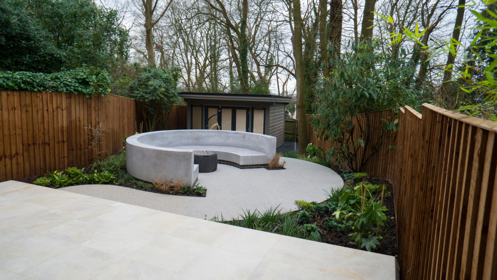 A curved garden design and landscaping - Contemporary - Landscape ...