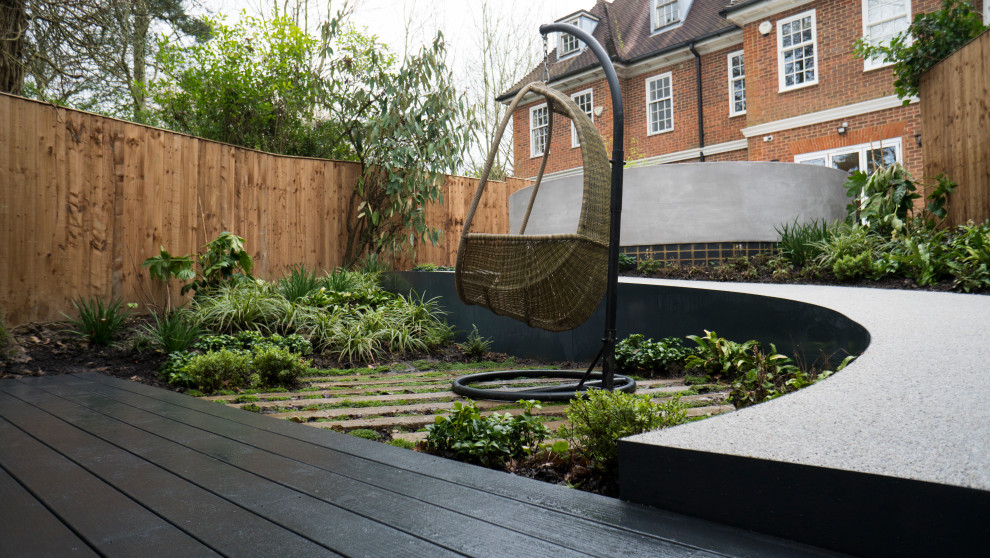 A curved garden design and landscaping - Contemporain - Jardin ...