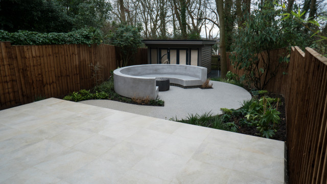A curved garden design and landscaping - Contemporary - Garden - London ...