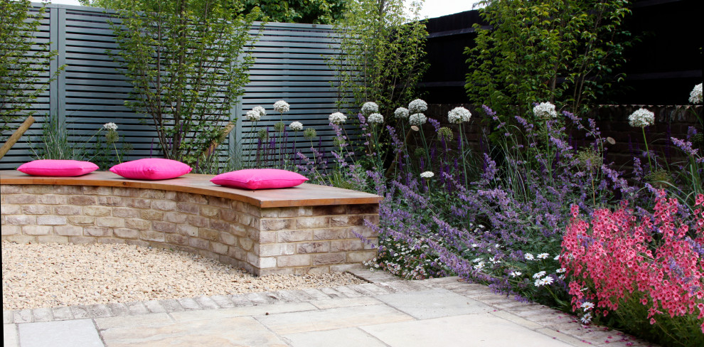 A small town garden - Traditional - Landscape - Kent - by greencube ...