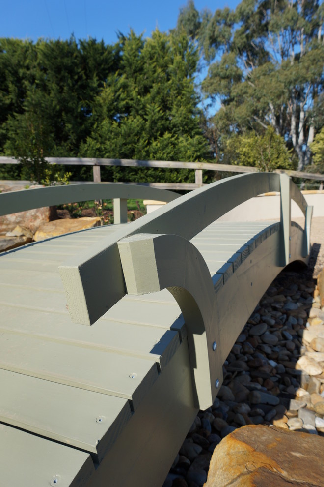 Arched Bridge - Contemporary - Landscape - Melbourne - by Lyrebird ...