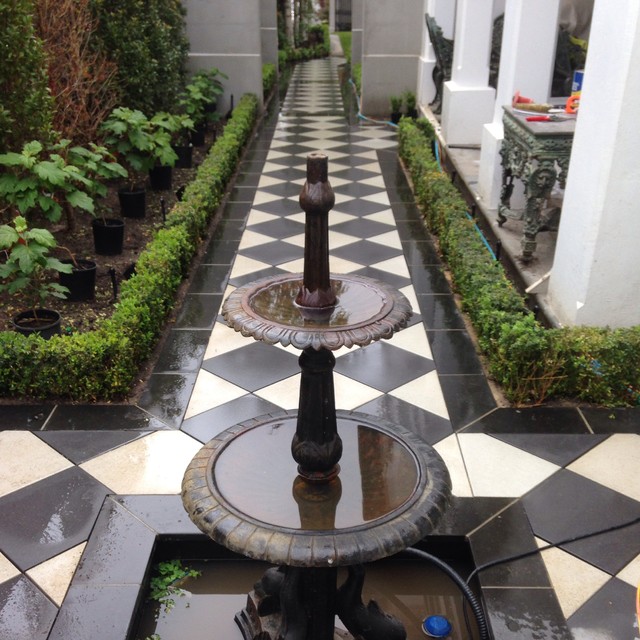 Black and white in the garden! - Traditional - Garden - Melbourne - by ...