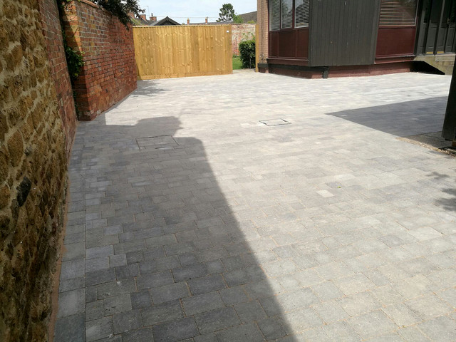 Brett Alpha Silver Haze Block Paved Driveway - Country - Garden ...