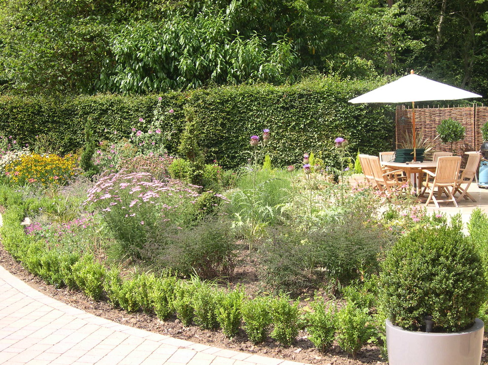 Chalfont St Giles Garden - Contemporary - Landscape - Buckinghamshire ...