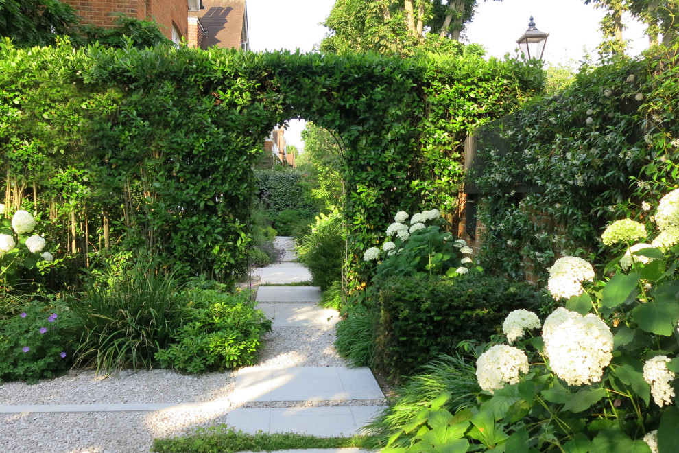 Chiswick Triangular Garden - Contemporary - Landscape - London - by ...