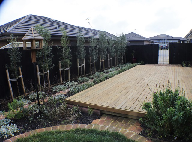 Compact Country Garden - Country - Garden - Auckland - by Ivy & Bloom ...