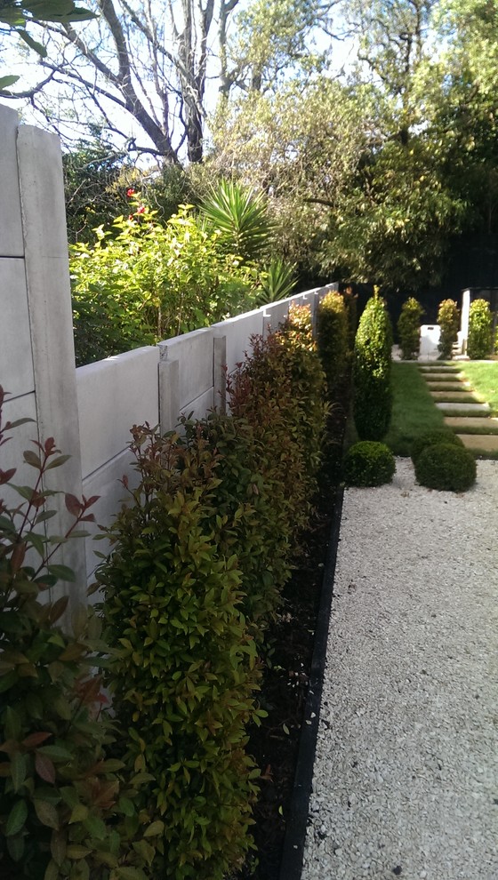 Concrete Retaining Walls, Fencing and Garden Edges - Contemporary ...