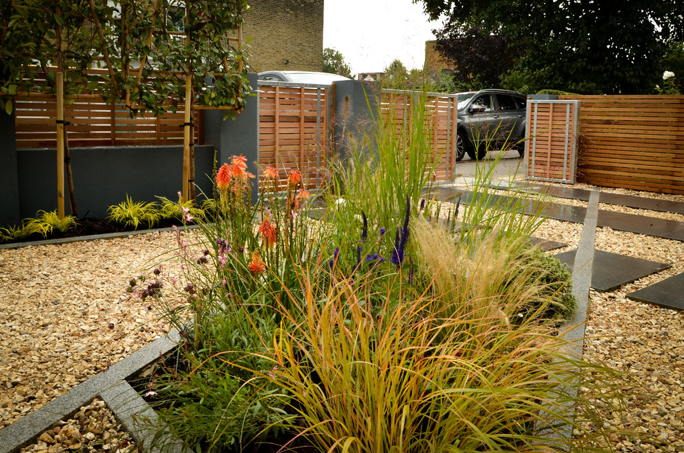 Contemporary Front Garden in Shepherds Bush - Contemporary - Garden ...