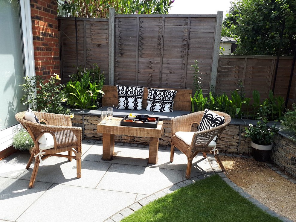 Contemporary rear garden in St Albans, Hertfordshire - Modern - Patio ...