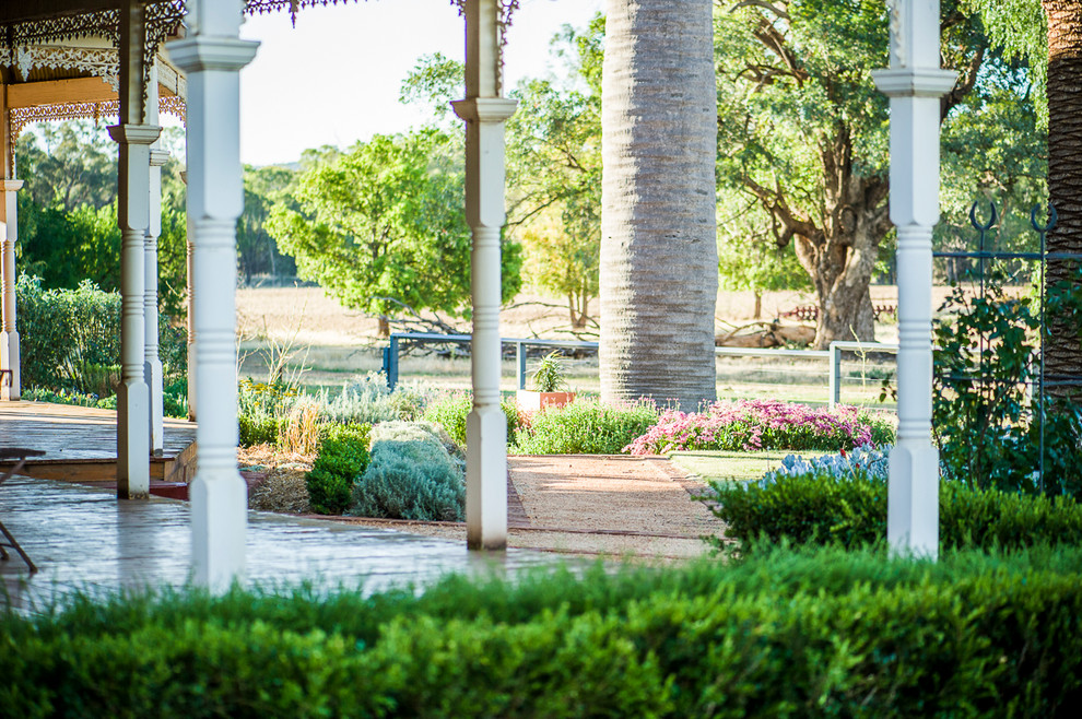 Country Garden - Farmhouse - Landscape - Sydney - by Outscape | Houzz