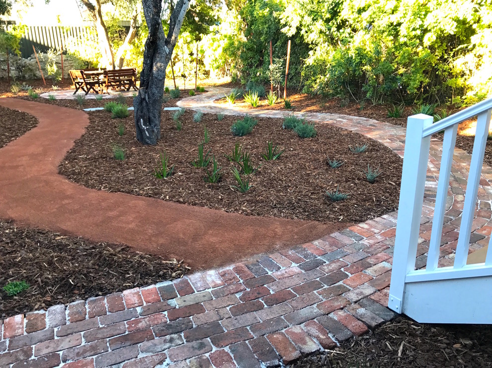 Curved Paths from Mixed Materials - Rustic - Landscape - Perth - by ...