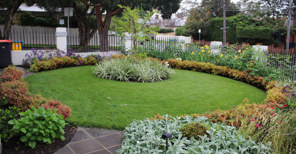 Hawthorn Garden - Traditional - Landscape - Melbourne - by Embrace ...
