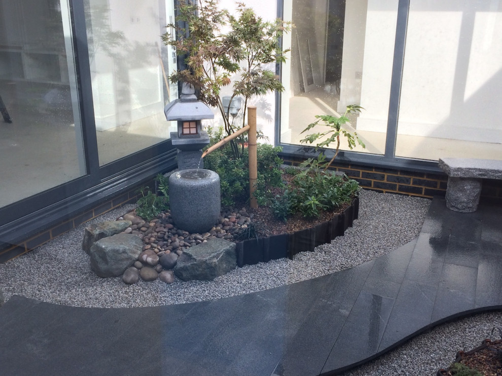 Japanese Atrium - Modern - Garten - Kent - von Rhino Rock llp | Houzz