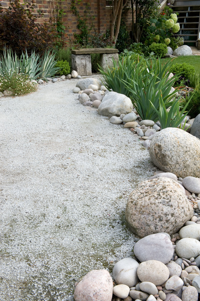 Japanese influenced Garden Esher - Traditional - Landscape - London ...