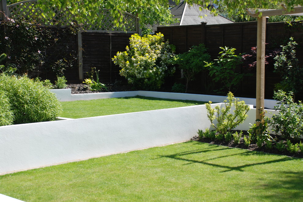Large contemporary garden - Contemporary - Landscape - Hertfordshire ...