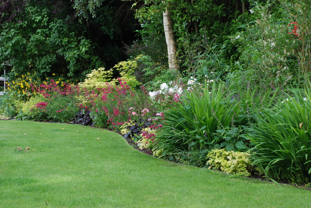 Large informal family garden - Farmhouse - Landscape - Other - by Lisa ...