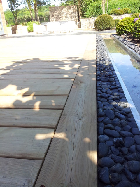 Large Modern Contemporary Garden - Contemporary - Garden - Manchester ...