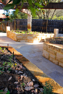 Limestone Garden - Landscape - Perth - by EXQUISITE HOMES