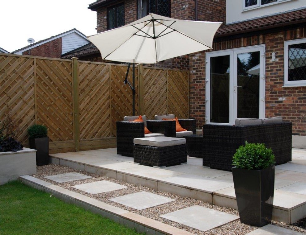 Low Maintenance Garden - Modern - Patio - Buckinghamshire - by ...