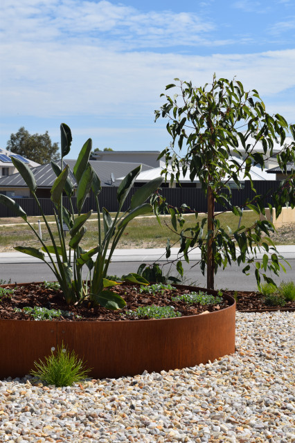 Waterwise Tropical Garden Perth | Fasci Garden