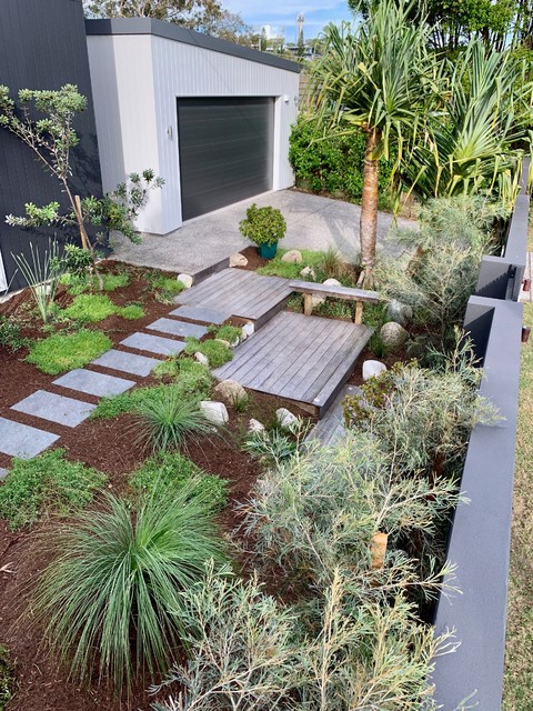 Peregian Beach - Native Coastal Garden - Beach Style - Garden ...