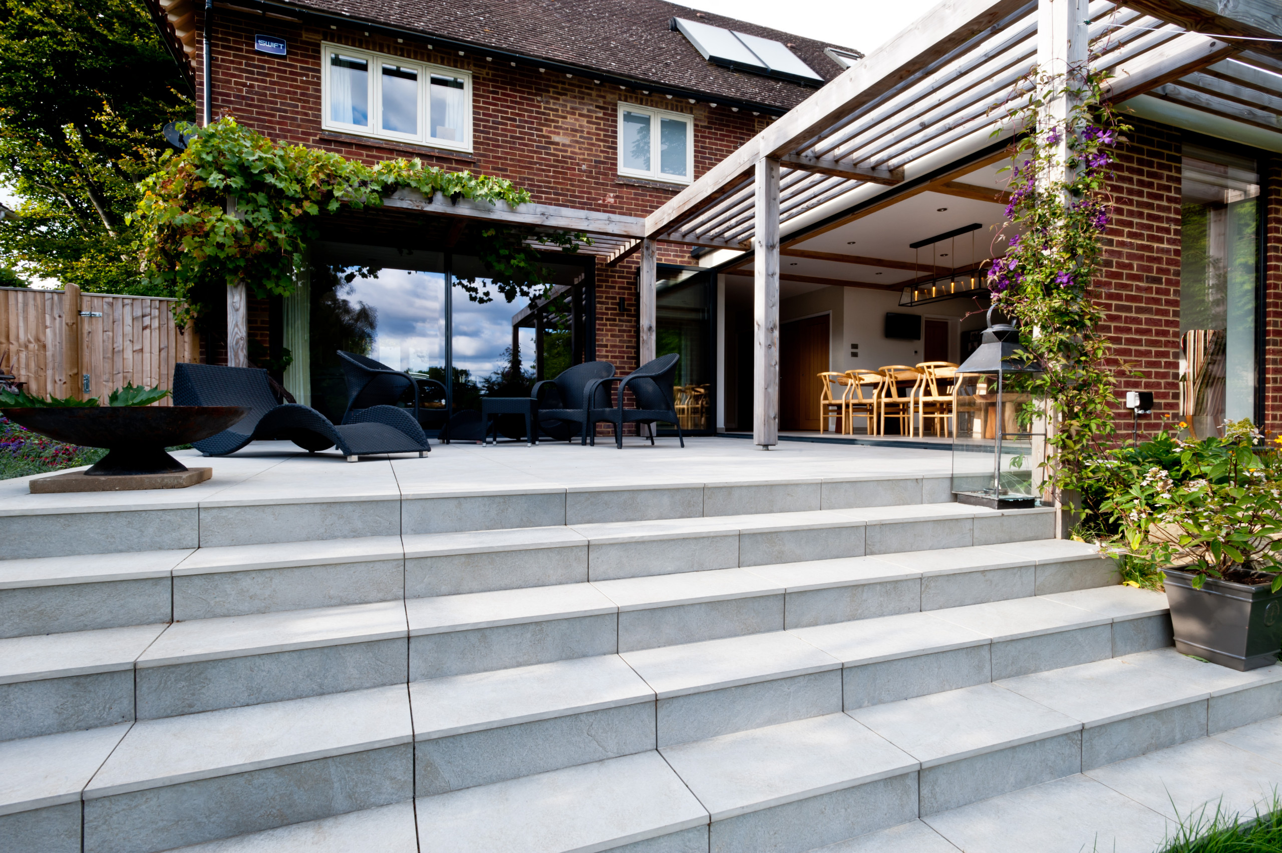How to Use Outdoor Porcelain Pavers on Your Patio | Houzz UK
