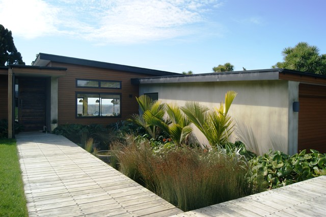 Raglan - Entrance - Contemporary - Garden - Hamilton - by For the Love ...