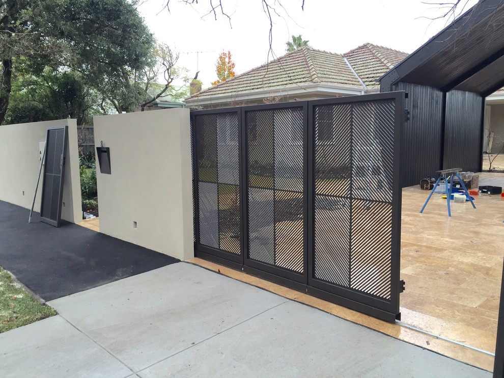 Sidturn Turning Sliding Gate - Brighton - Contemporary - Landscape ...