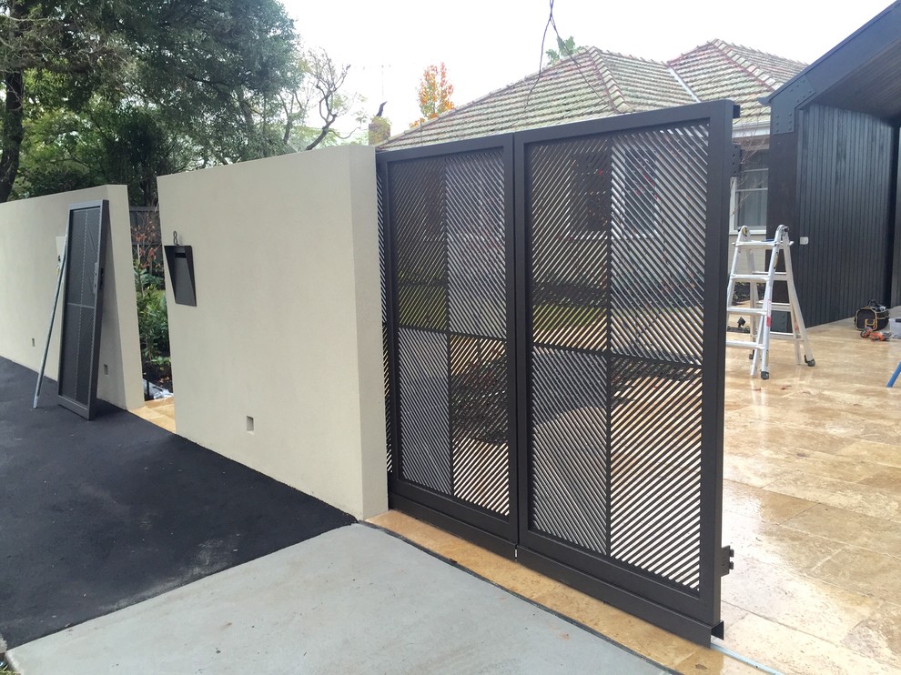Sidturn Turning Sliding Gate - Brighton - Contemporary - Landscape ...