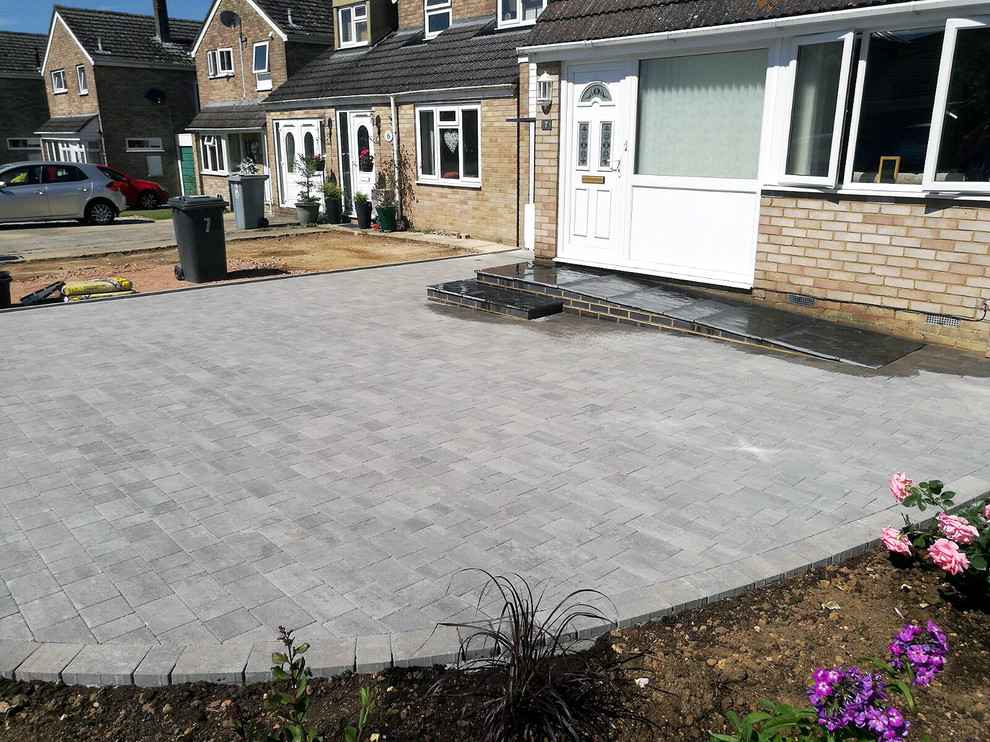 Silver Haze Block Paved Driveway - Contemporary - Landscape ...