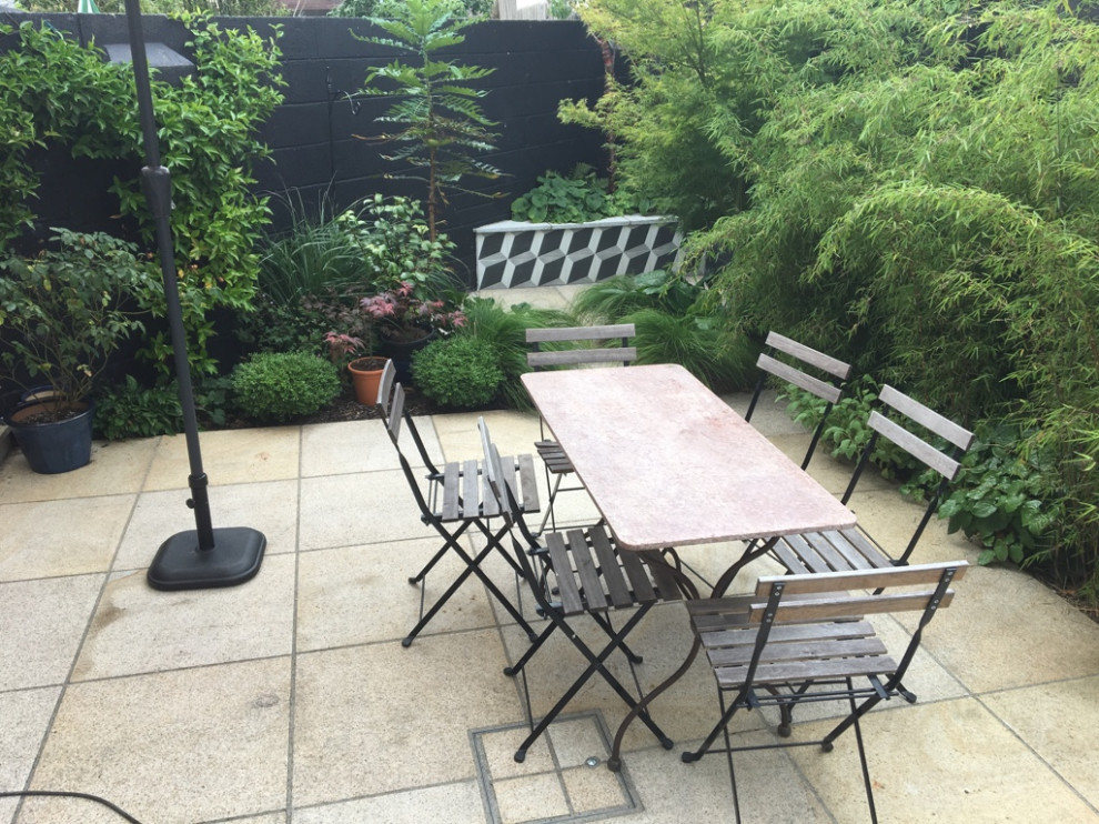 Small city garden - Contemporary - Patio - Dublin - by Brian O'Hara ...