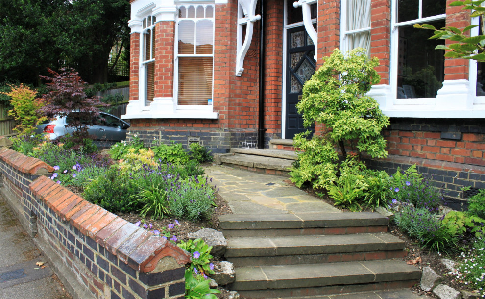 Small Front Garden: Simple Planting - Contemporary - Landscape - London ...