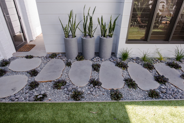 Concrete Stepping Stones With Pebbles Stepping Stone Pavers Adelaide