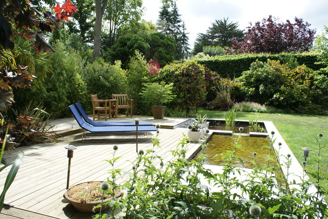 Surrey Large Garden - Contemporary - Garden - Hertfordshire - by ...