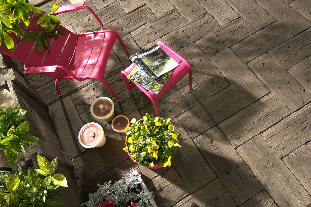 Teca Log Sleepers - Farmhouse - Landscape - Other - by Fabistone | Houzz