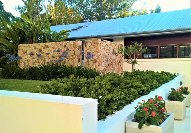 The Creek House - Modern - Garden - Brisbane - by Define Landscape ...