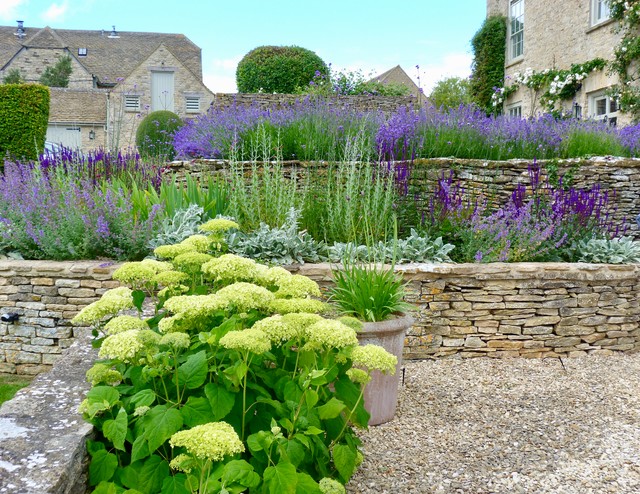 Traditional English Garden - Traditional - Garden - Oxfordshire - by ...