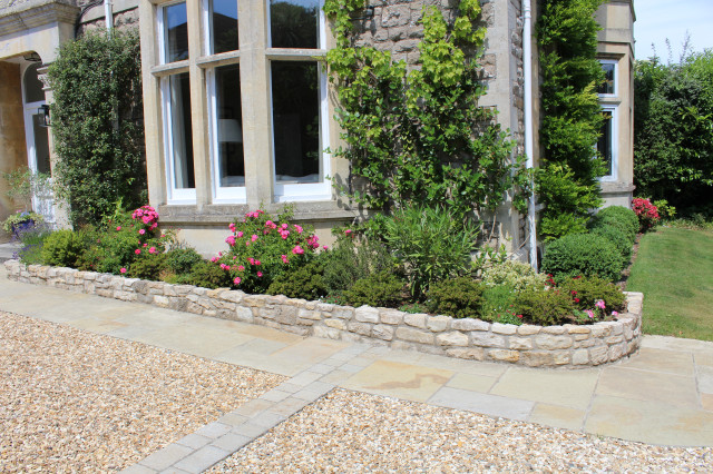 Victorian Front Garden With Long Gravel Drive - Victorian - Garden ...